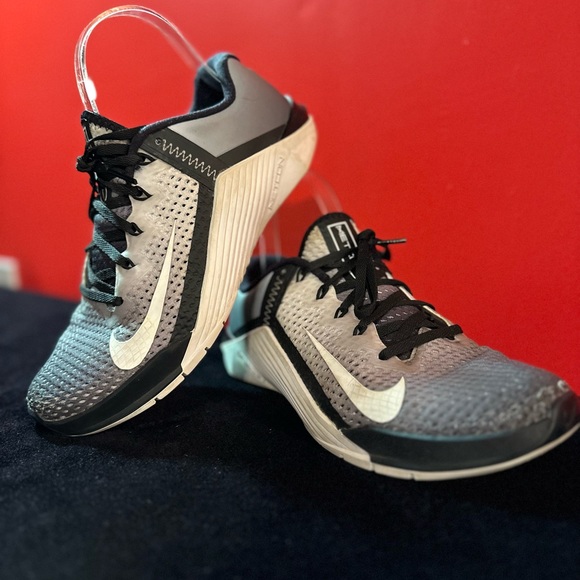 Nike | Shoes | Nike Metcon Training Shoe Size 8 | Poshmark